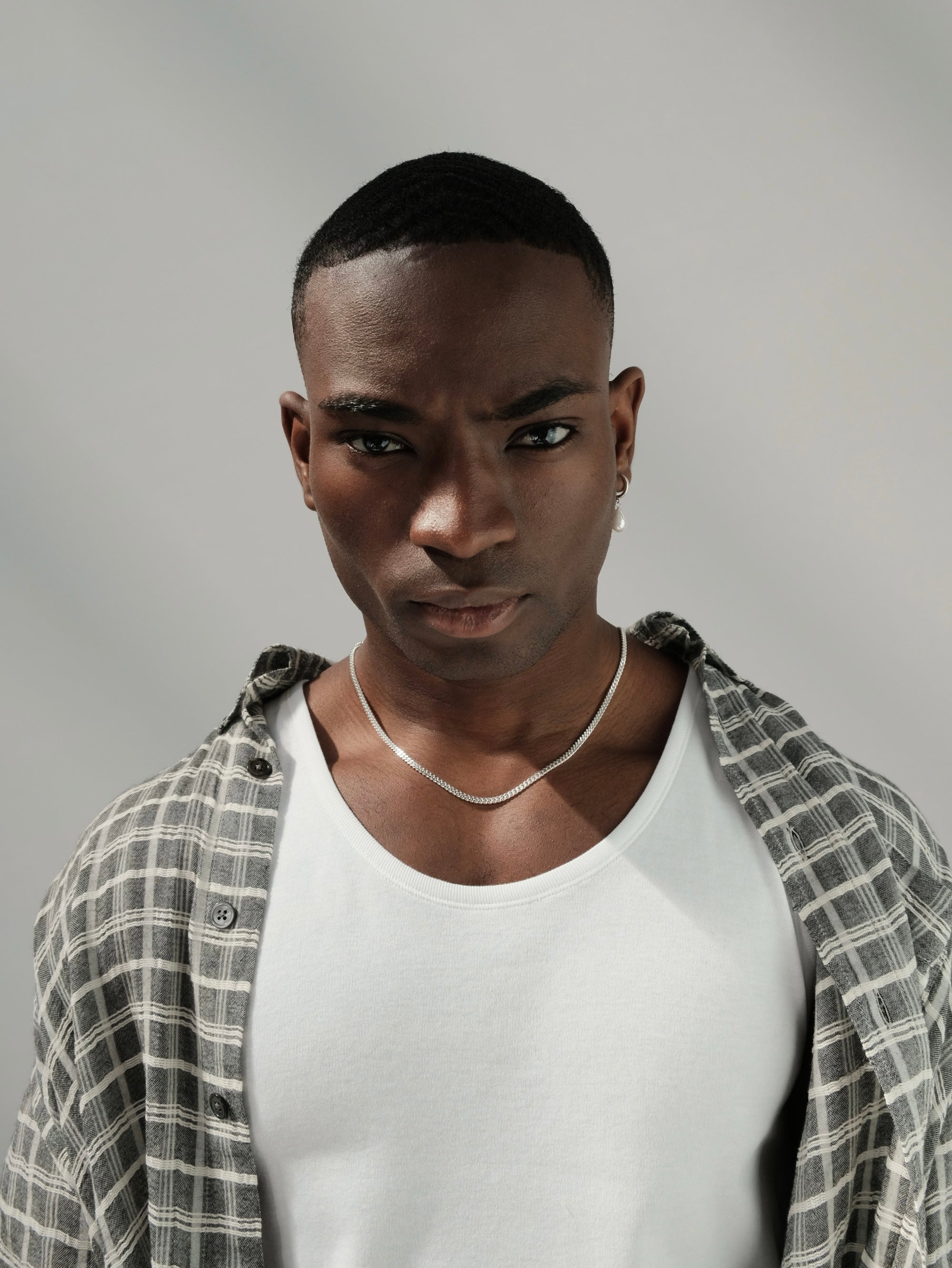 SILVER CHAINS – COMMONLINES